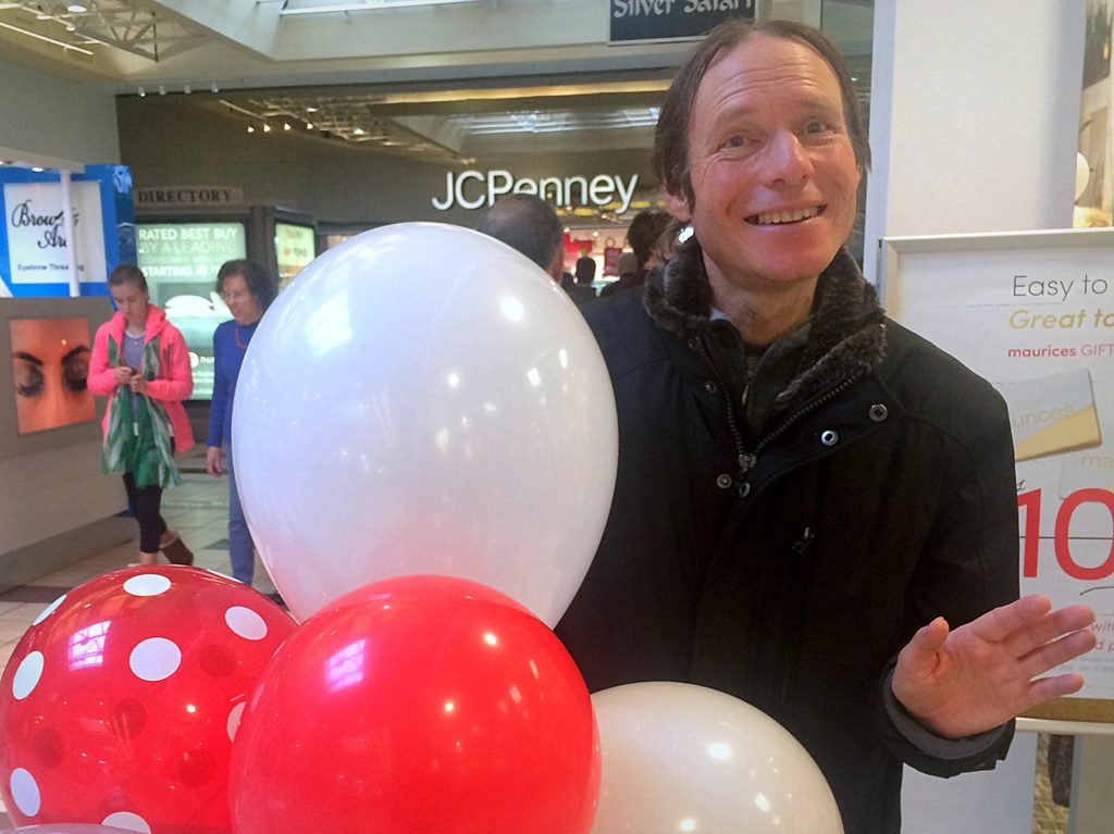 Scene in Lynnwood: Memories of Doug, who delivered balloon cheer ...
