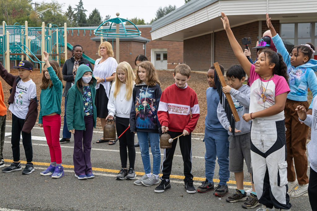 Hazelwood Elementary students celebrate Orca Recovery Day - Lynnwood Today