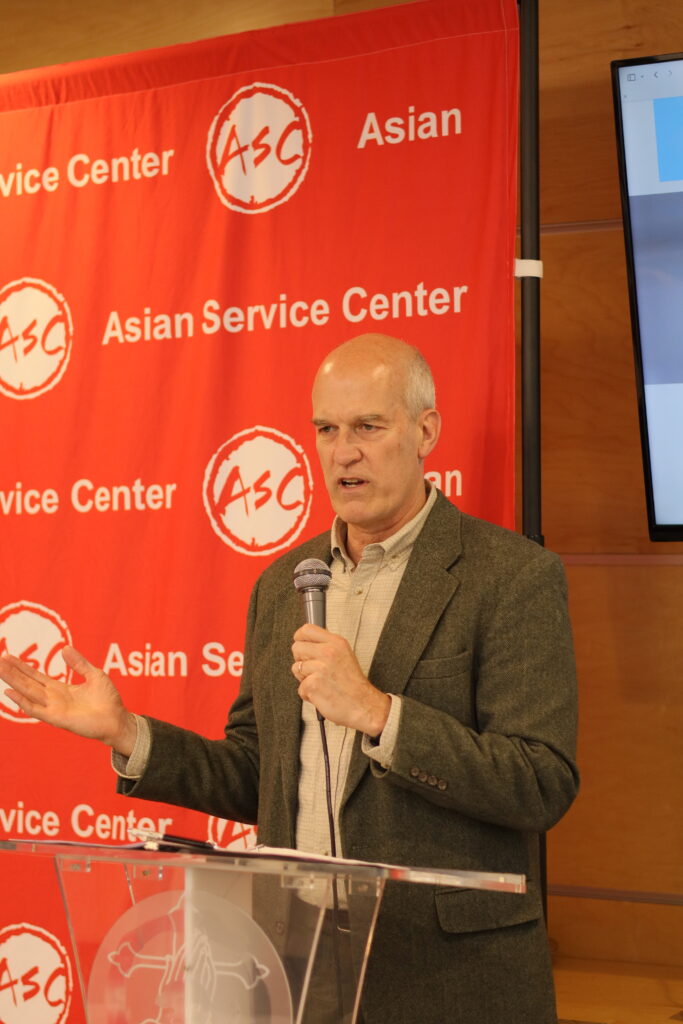Congressman Rick Larsen visits Asian Service Center - Lynnwood Today