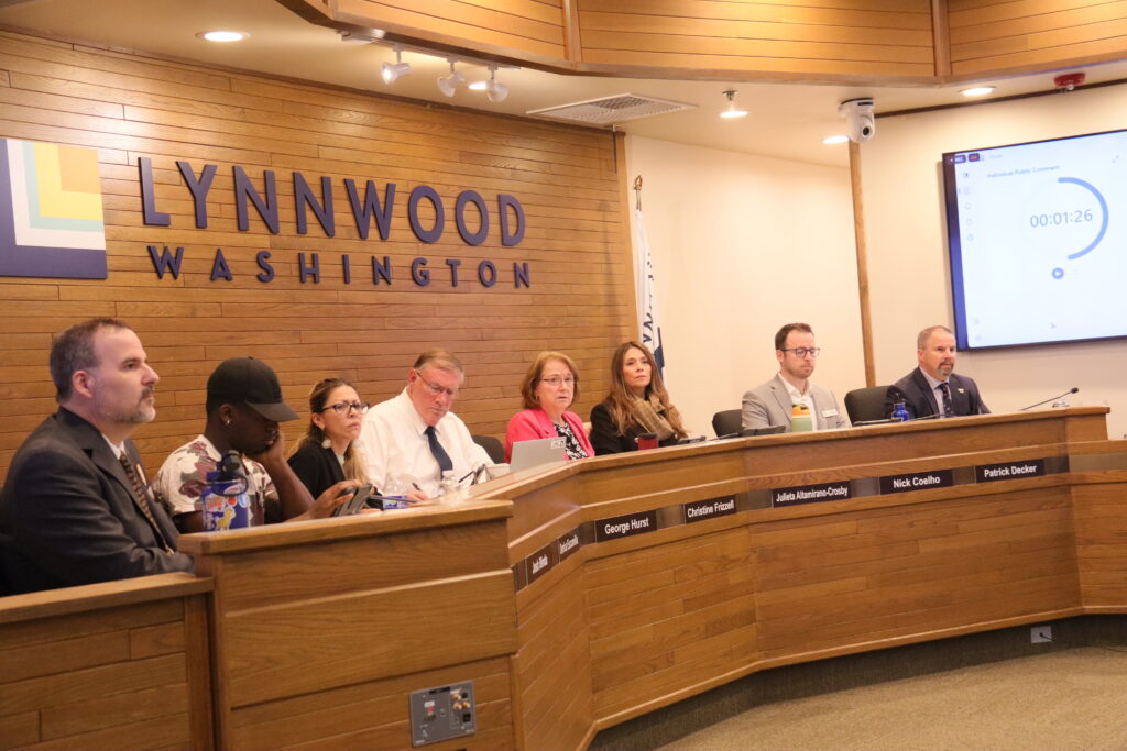 Citing lack of involvement in process, city council rejects mayor’s choice for parks director ...