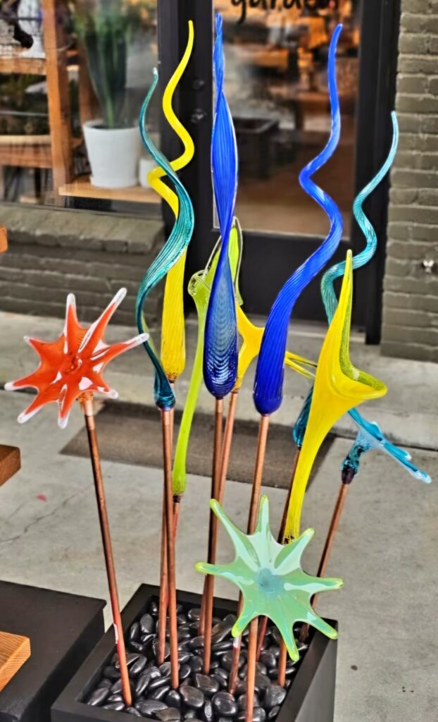 New source for garden and home decor lovers opens in Edmonds - Lynnwood ...