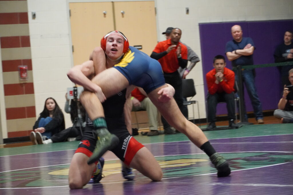 Prep boys wrestling: Warriors take 3A South District title; Royals ...