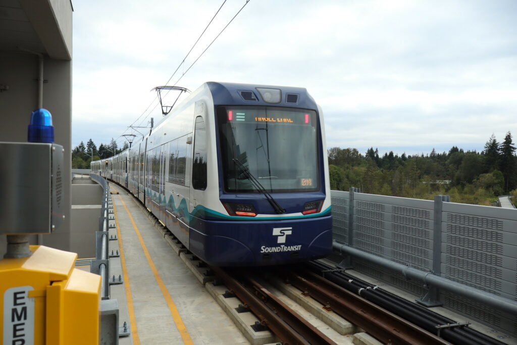 1 line light rail trains to experience late-night service reduction ...