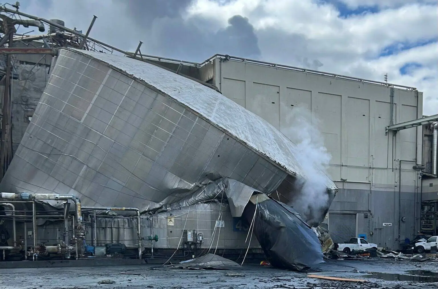 Confirmed death toll rises to 2 from chemical tank blast in southwest ...