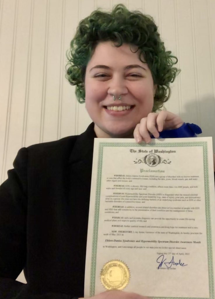 Carter Hemion with proclamation - MLTnews.com
