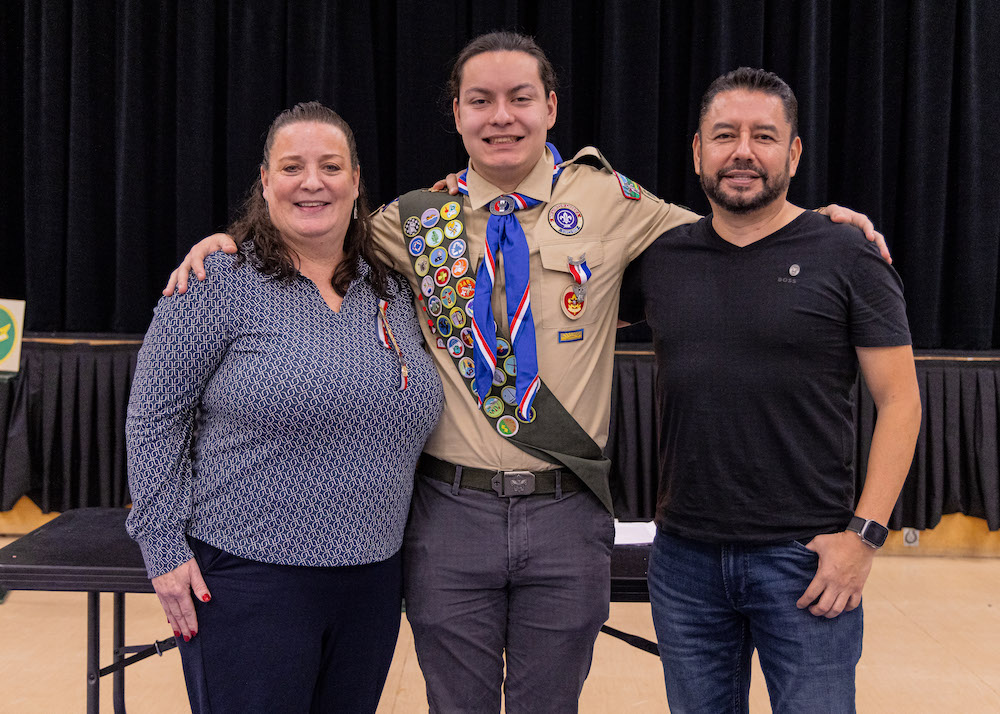 Gabriel Espitia and parents - MLTnews.com
