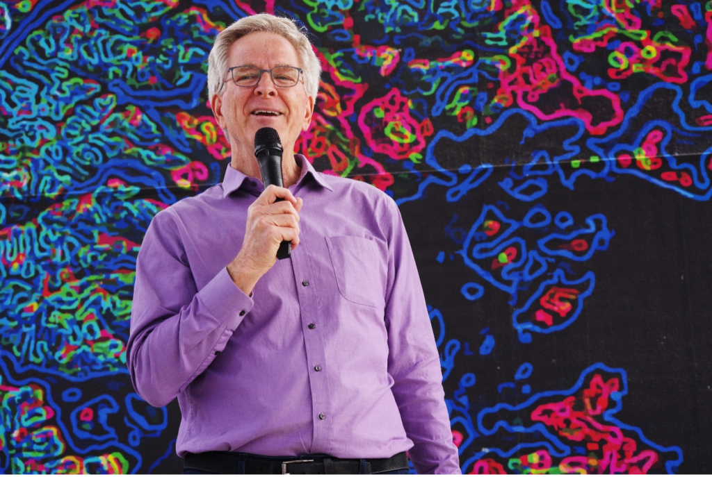 Thousands gather for Hands Off! protests in Edmonds | MLTnews.com