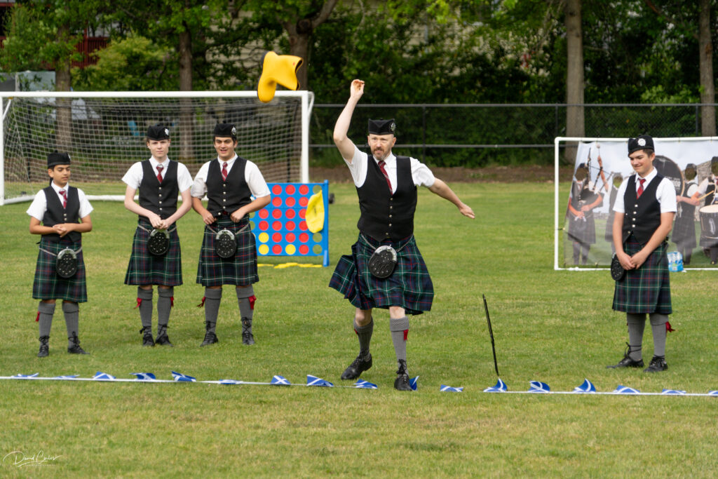 Runners get their plaid on during NW Kilted Run at Ballinger Park ...