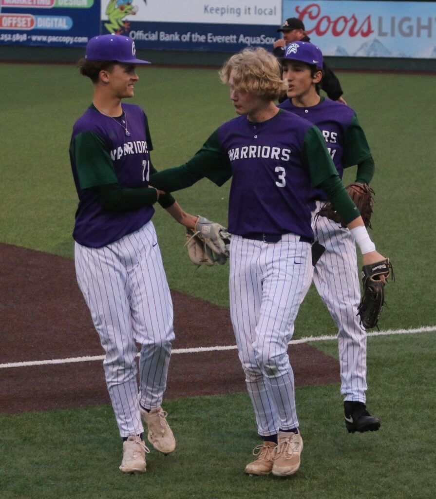 Prep baseball: Warriors fall to Stanwood in walk-off District tourney ...