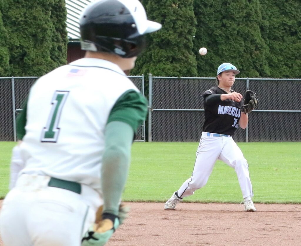 Prep baseball: Mavs fall to top-seeded Bulldogs in District tourney ...