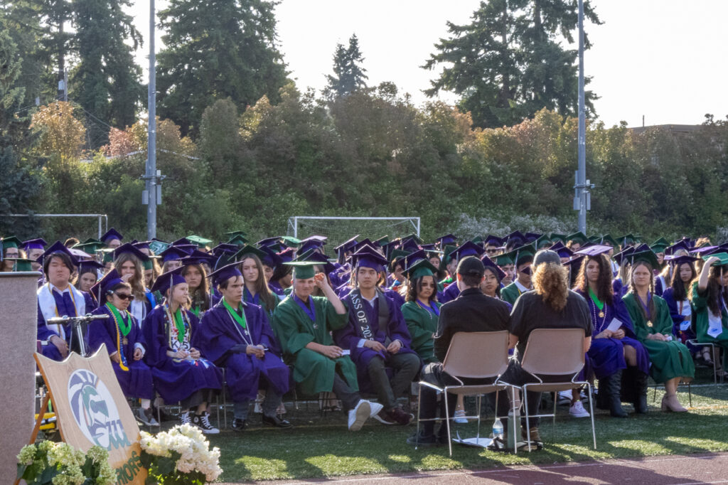 The Edmonds-Woodway Class of 2025 heads into the sunset | MLTnews.com