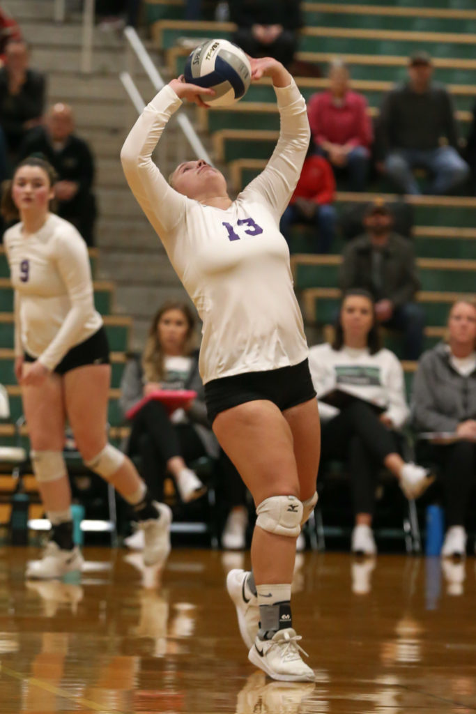 Maggie McGinness setting the ball - My Edmonds News