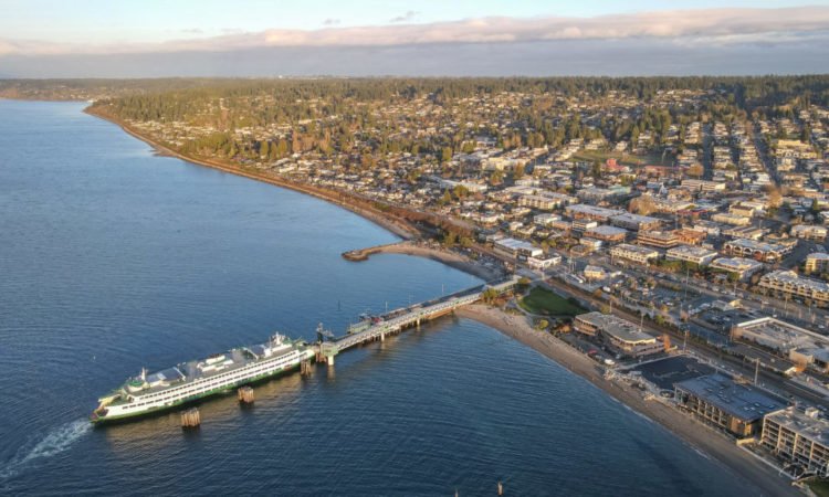 Scene in Edmonds: Bird's eye view of ferry docking - My Edmonds News