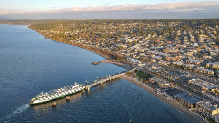 The ferry Spokane arrived at the Edmonds Ferry Terminal. 12-6-20. - My ...