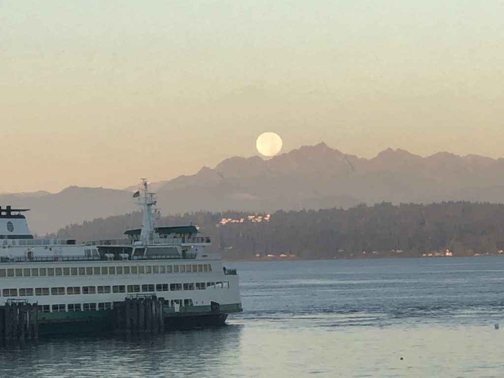 Edmonds scenic: Tuesday moonset - My Edmonds News
