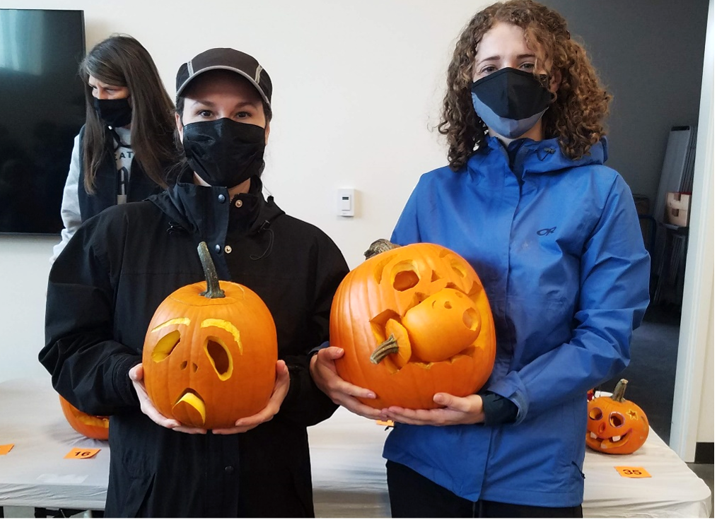 Pumpkin carvers get creative during Edmonds contest - My Edmonds News