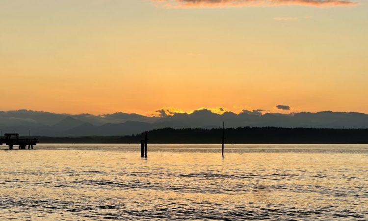 Scene in Edmonds: As evening approaches - My Edmonds News