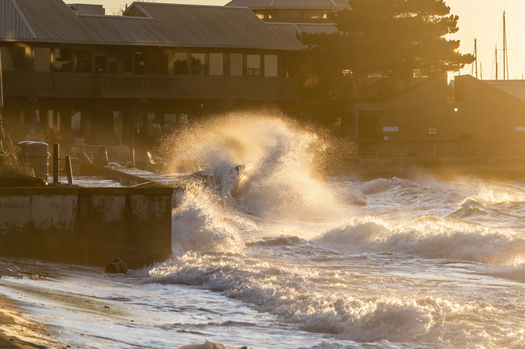Scene in Edmonds: Wild waves on waterfront - My Edmonds News