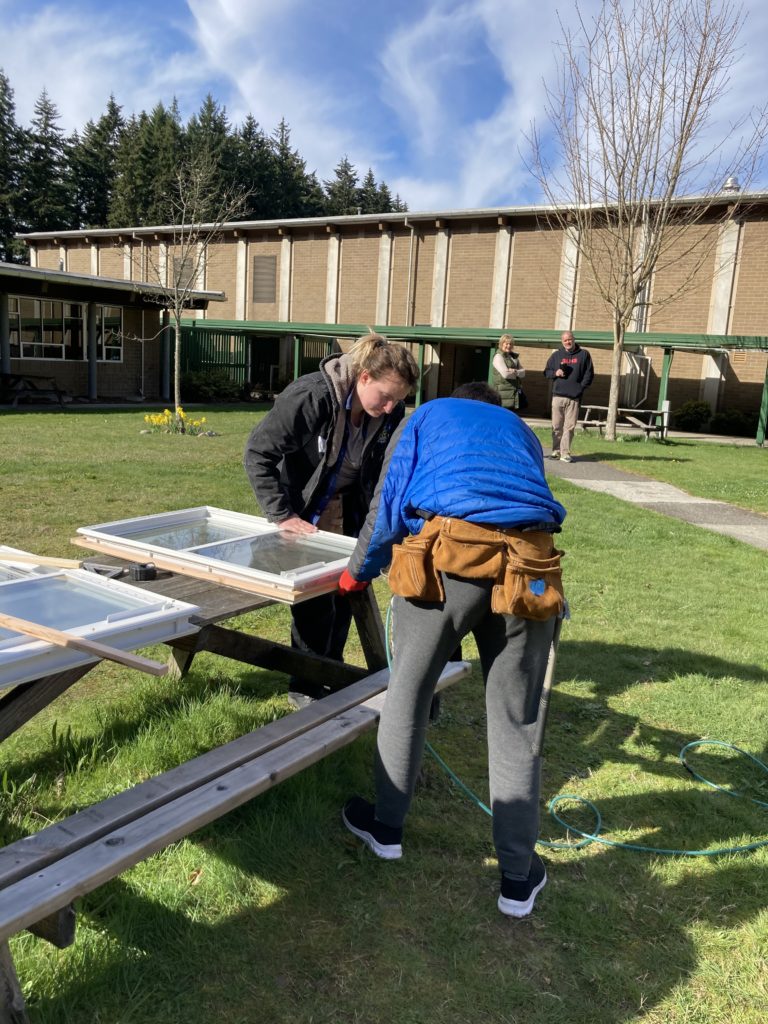 Scriber Lake HS students learn construction skills through tiny home ...