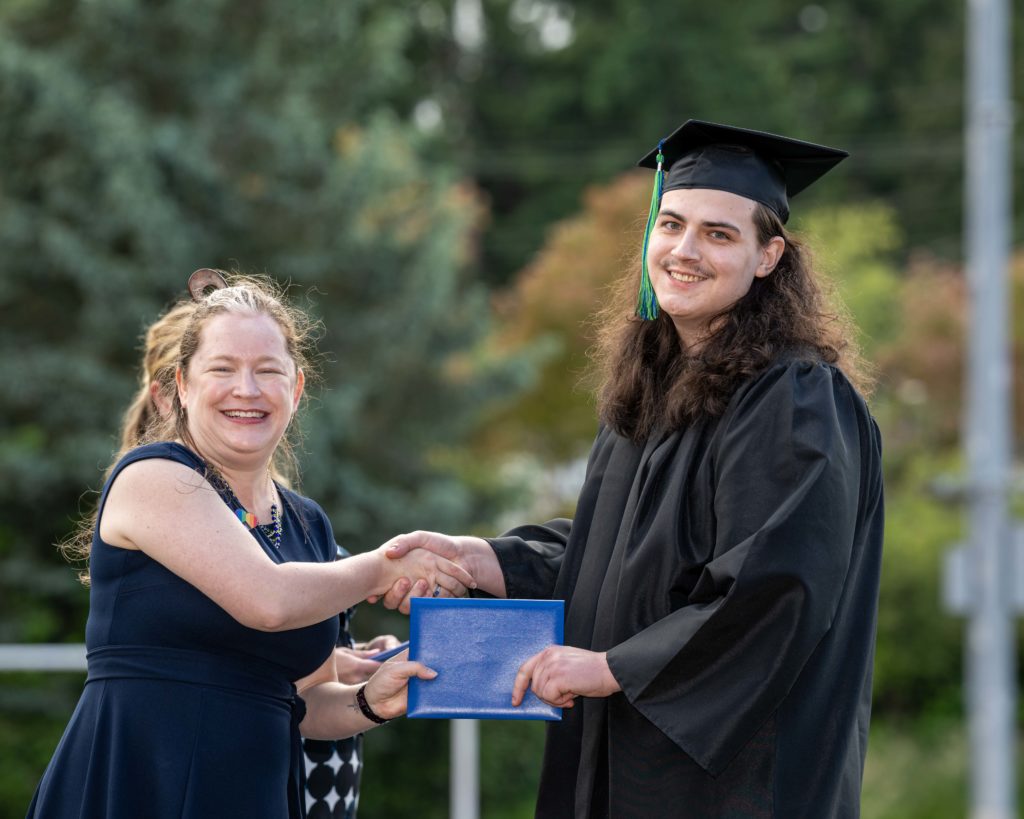'We are ready for anything': Edmonds eLearning grads celebrate the next ...