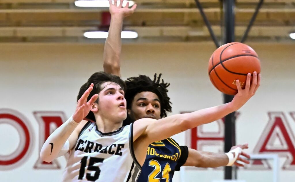 Prep boys basketball: Mountlake Terrace shuts down Shorecrest to earn ...