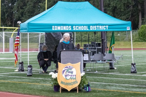 'Be grateful for everything you have': Edmonds-Woodway HS graduates 319 ...