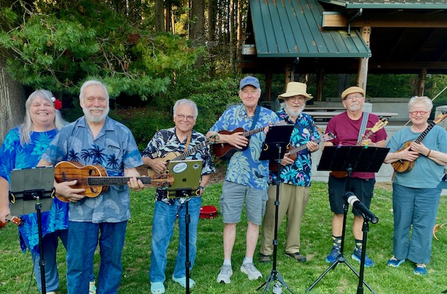 Scene in Edmonds: Strumming along at Hickman Park - My Edmonds News