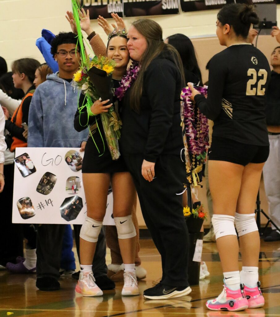 Prep volleyball: Royals win rematch against Warriors - My Edmonds News