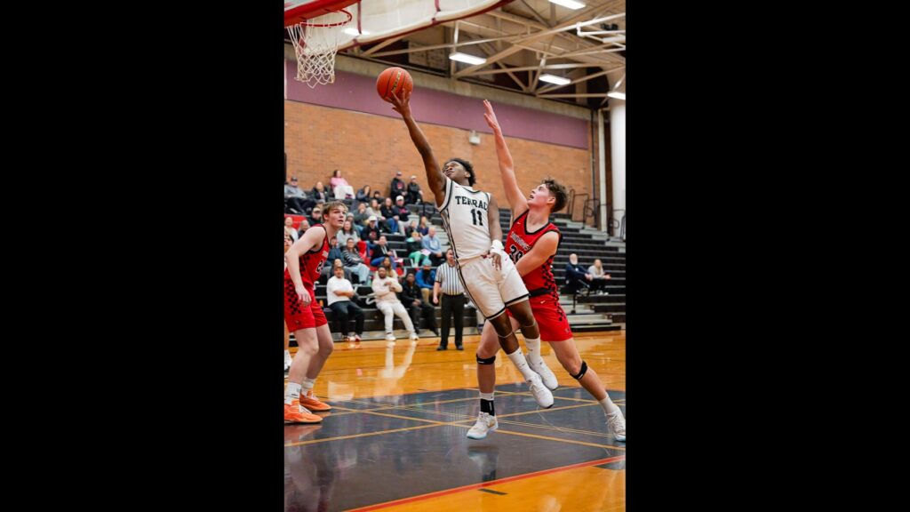 Prep boys basketball: Hawks, Mavs eliminated in District tournament ...