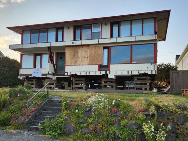 In Days Gone By: Former Mayor Harve Harrison's home on the move - My ...