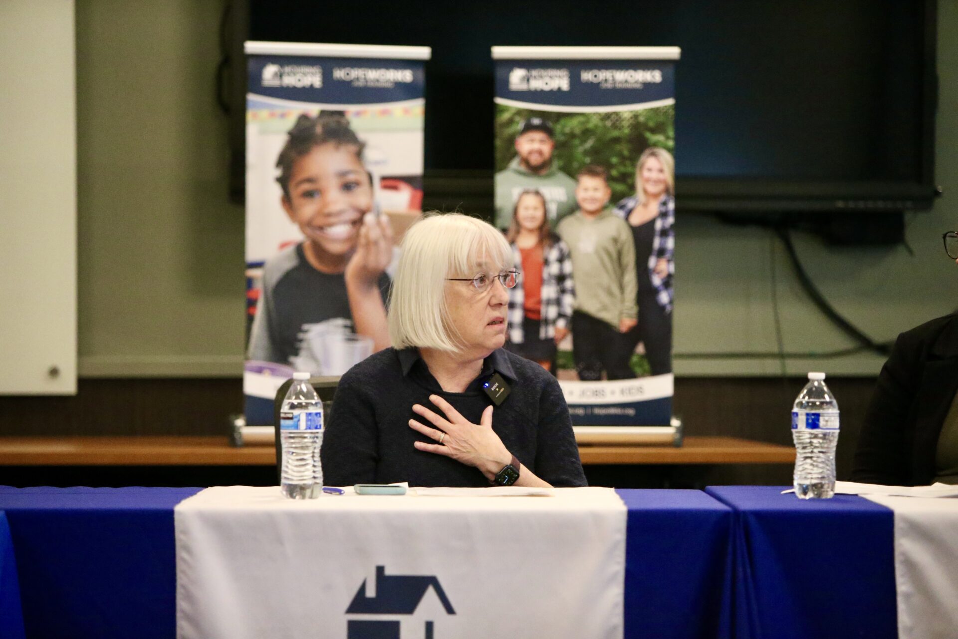 ‘There are too many people on the ground’: Sen. Murray reunites with ...