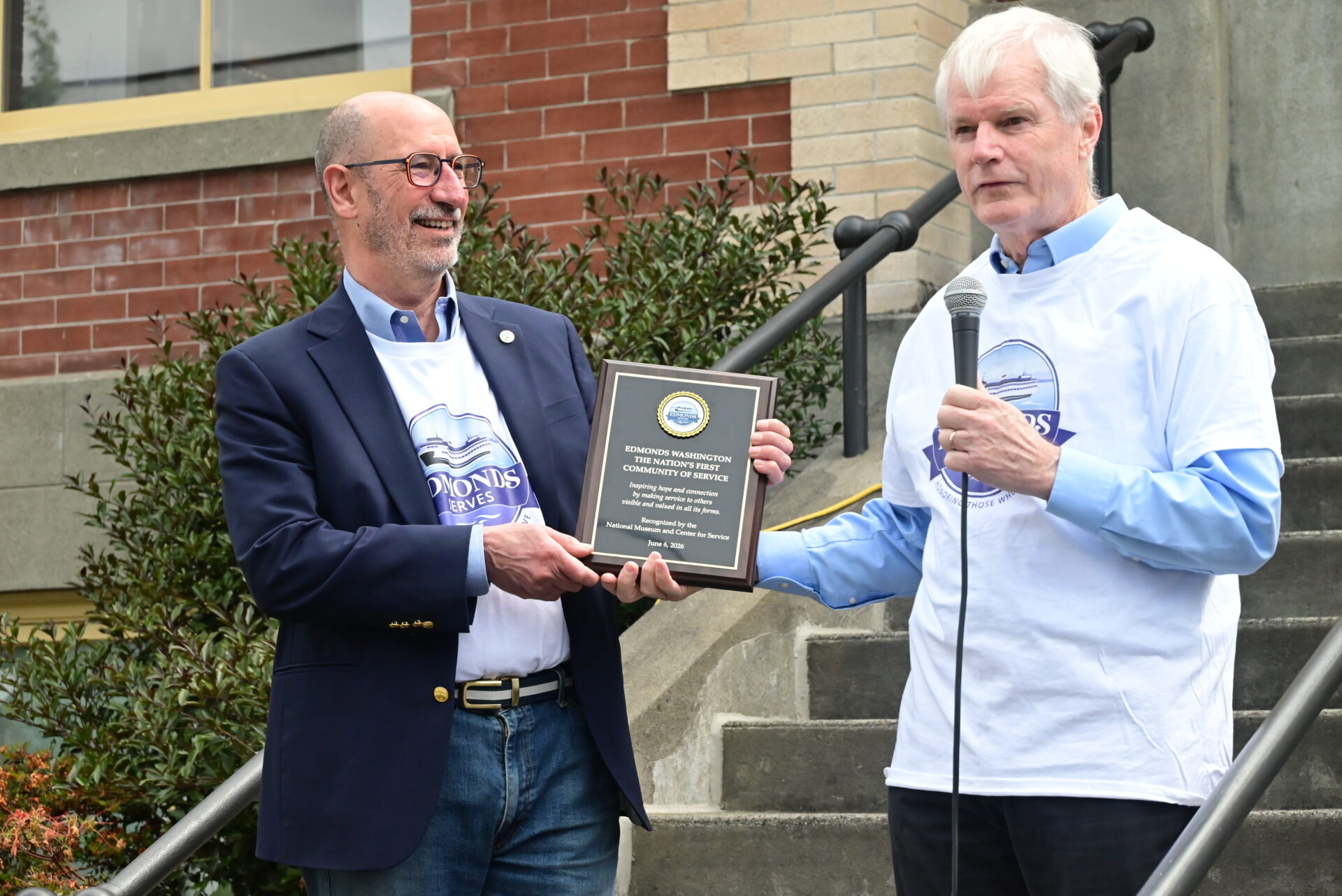 Edmonds launches communitywide 'Edmonds Serves' volunteer initiative ...